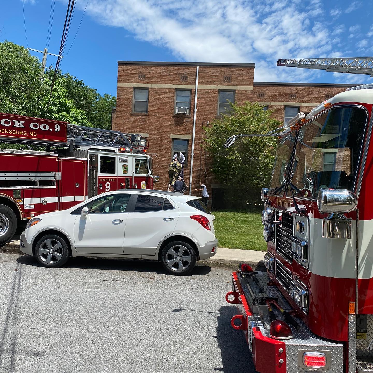 Truck Assists at Apartment Fire - Bladensburg Volunteer Fire Department